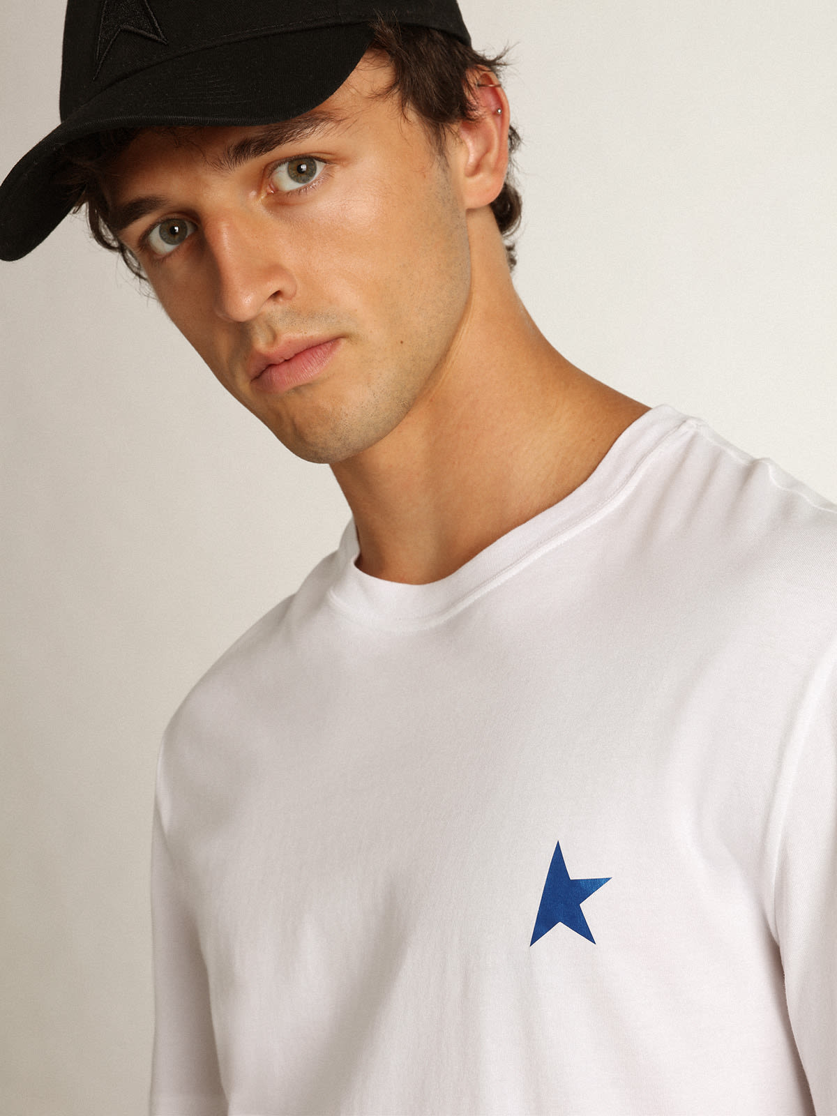 Men's white T-shirt with blue star on the front | Golden Goose